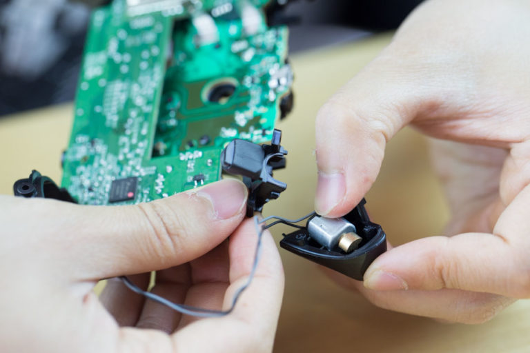 XBox Controller Teardown - Fictiv