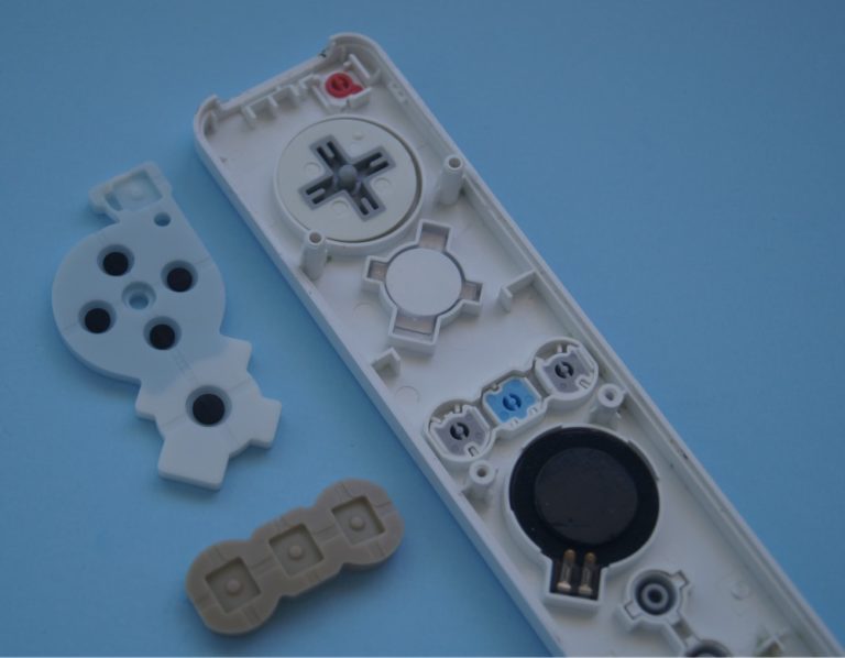 Clash of the Controllers: Wiimote vs. Fake Wiimote - Fictiv