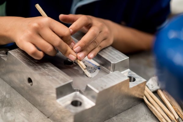 Injection Molding Finish Options | Polishing and Texturing | Fictiv