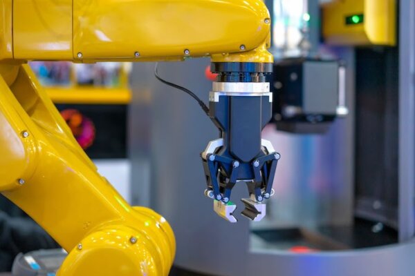 Using Robotics for CNC Machine Tending | Fictiv