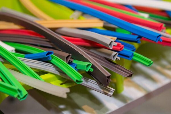 Plastic Extrusion Explained | Fictiv