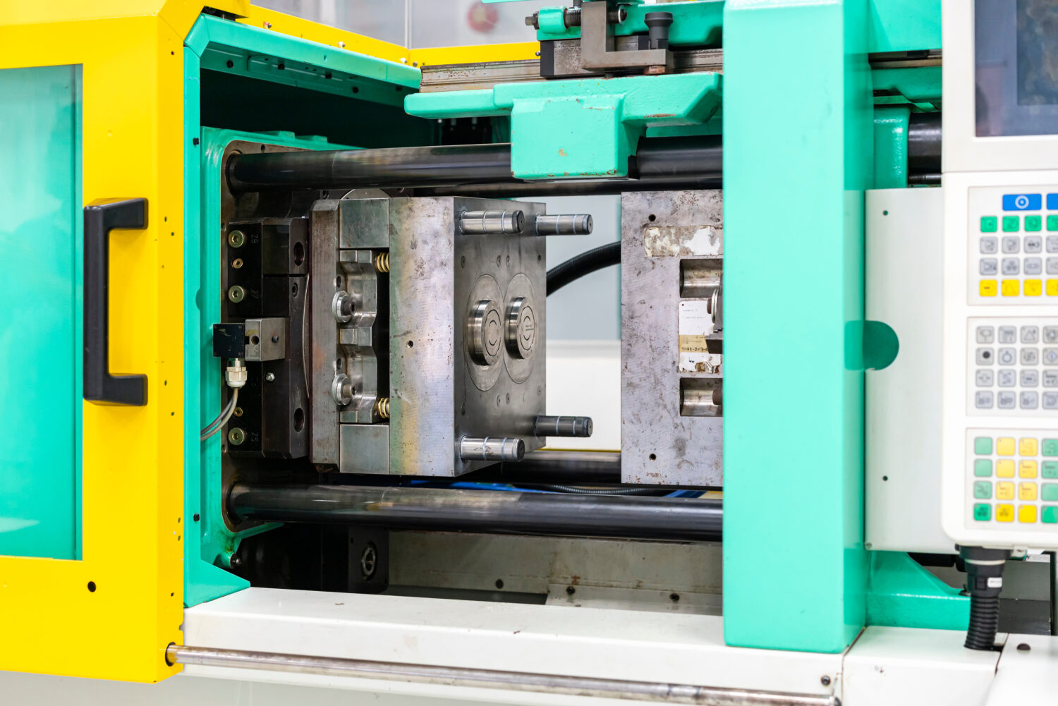 Gas-Assisted Injection Molding: A Complete Guide - Fictiv